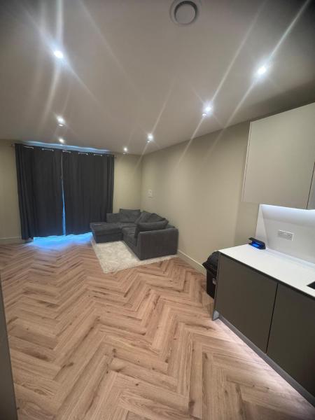 Beech House - 2 Bedroom - Croydon