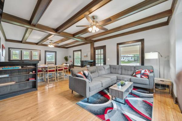 Entirehouse/glenellyn/4bd1bath/laundry/wheaton - Wheaton