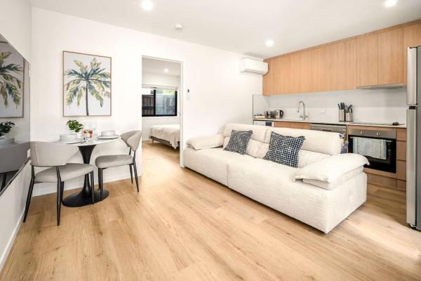 Brandnew Walk To Beach And Cavill Ave Full Ac - Surfers Paradise