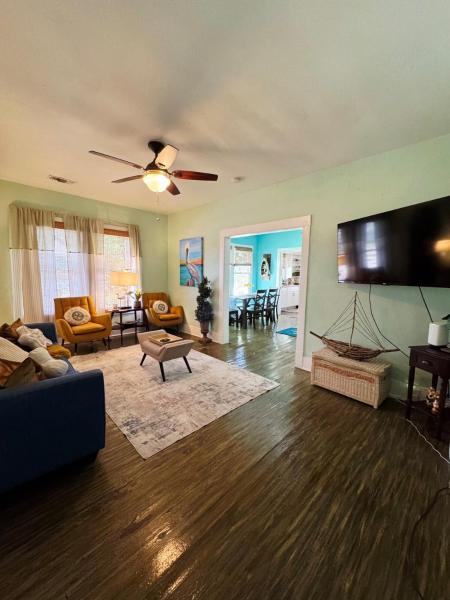 Birdsong Cottage At The Beach - Galveston