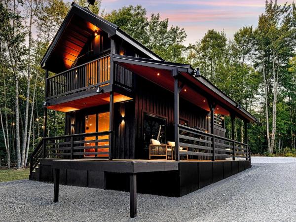 Romantic Woodland Chalet With Private Hot Tub & Sauna - Hudson Valley, NY