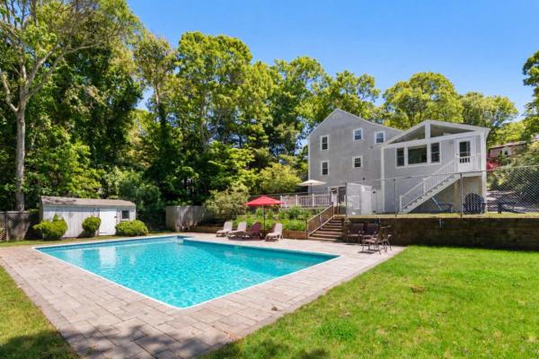Private Pool Large Deck And Game Room - Cape Cod, MA