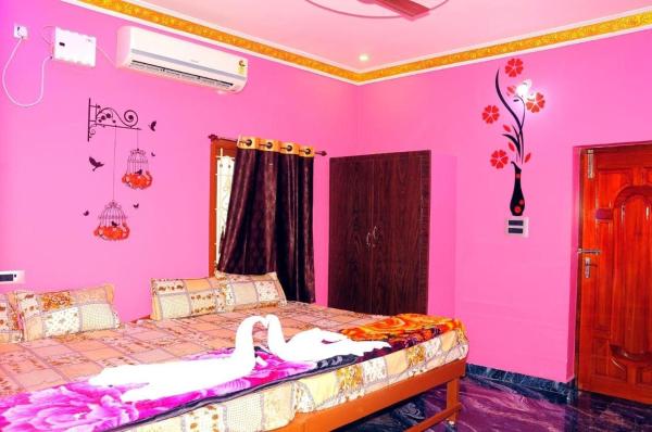 Py Selvis Casa - Puducherry