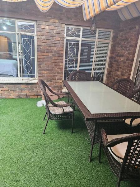 Spacious 3-bedroom House Rental In Randburg, South Africa - Johannesburg