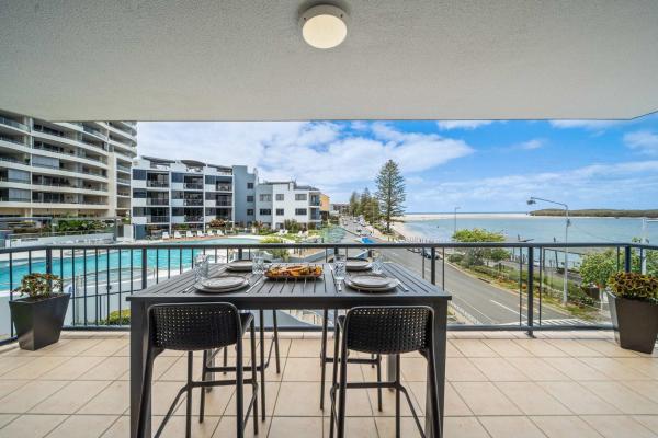 Coastal Outlook - Caloundra Poolside Apartment - Caloundra