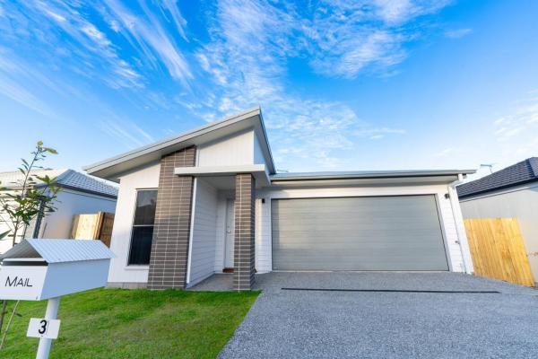 Modern Park Ridge Haven – Perfect For Families! - Holiday Home - Holiday Home - Gold Coast