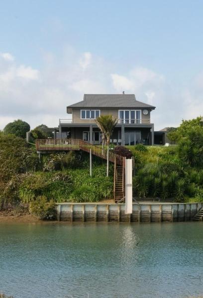 Estuary Estate - Raglan - Raglan