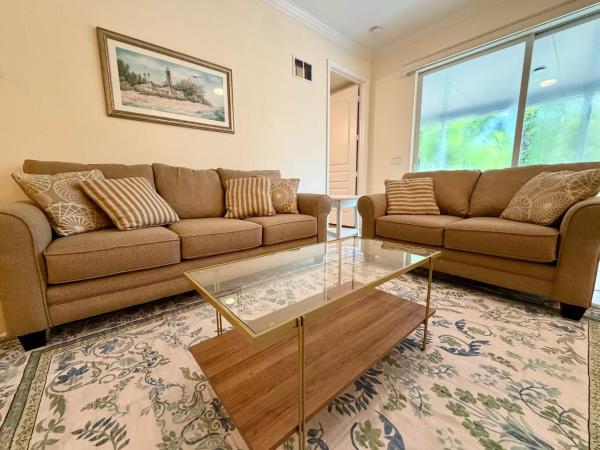 Bright Spacious Condo 1mi To Beach - Estero, FL