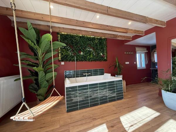 Suite Jungle Romantique, Bain Spa Et Cheminée - Dunkerque