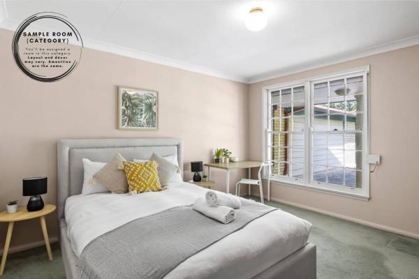 Affordable No-frills Queen Room In Pymble With Shared Bathroom - Lane Cove