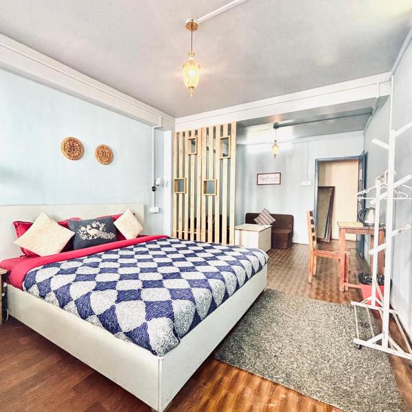 Monratino The Snow Roost- 15 Mins Walking Distance From Mall Road- Attached Balcony With Kanchenjunga Mountain View - Darjeeling