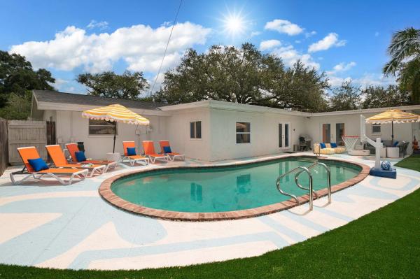 Clearwater Fun House With Private Pool & Game Room - クリアウォーター, FL