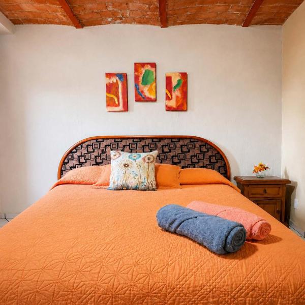 Charming Ajijic King Retreat With Shared Pool - Ajijic