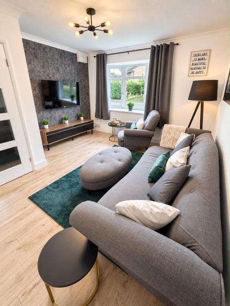 Cosy 2 Bed House With Garden - Sleeps 4 - Lutterworth