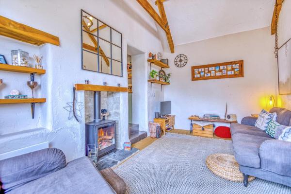 Gower, Lower Church Barn - Llanelli