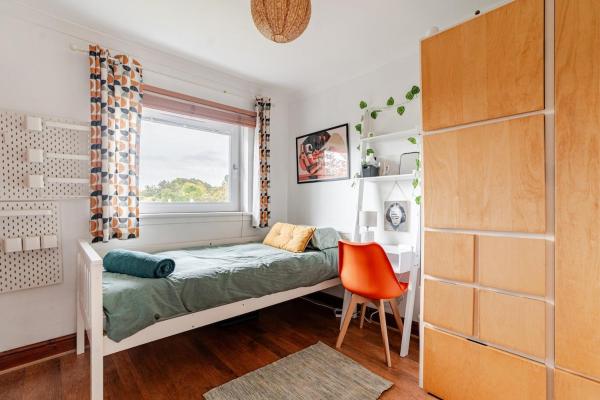 Bedroom In Quiet Neighborhood - Glasgow