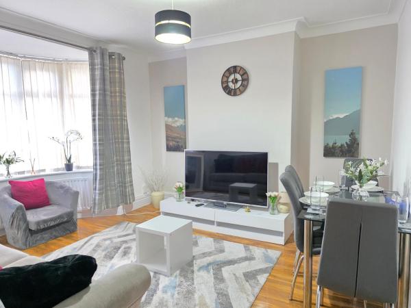 4 Bedroom Luxe Stay, 8 Beds, Free Private Parking - Newcastle upon Tyne