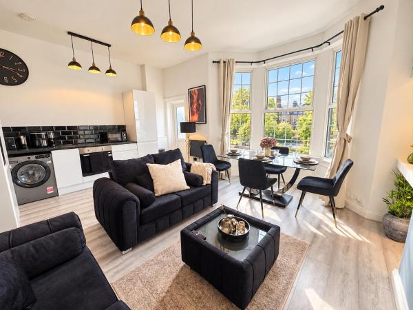 New Brighton Beachside Apartment W Balcony - Guernsey