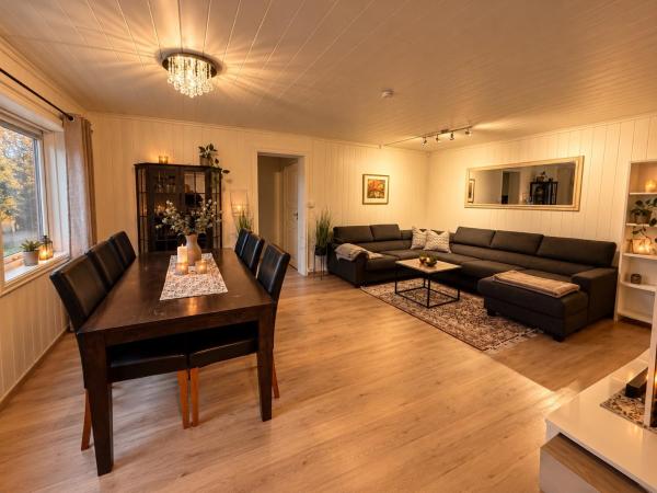 Fjord And Mountain View Central Location And Free Parking - Tromsø