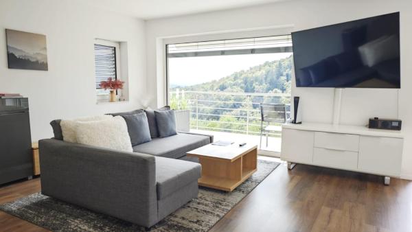 Hillhouse Novo Mesto - Slovinsko