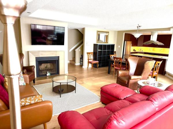 Newly Updated Downtown Top Fl Cozy & Spacious Home - North Vancouver