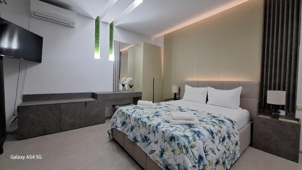 Accent 221 Deva - Deva