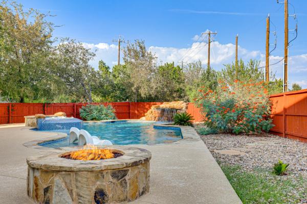 Private Pool & Hot Tub: San Antonio Home - San Antonio, TX