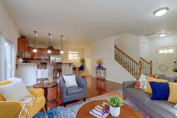 Work & Explore! Home W/ Fenced Yard In Beaverton - Beaverton, OR