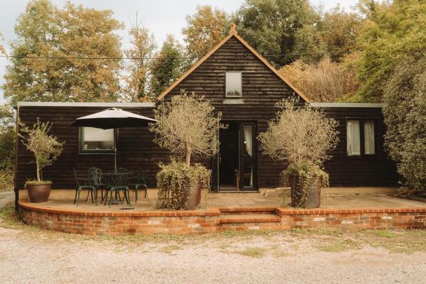 One Bedroom Converted Barn - Entire Property - Bewl Water
