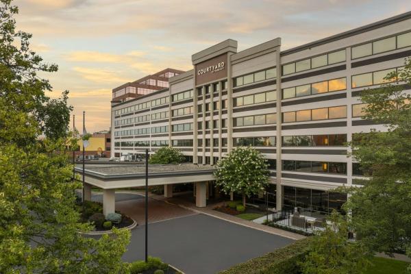 Courtyard By Marriott Lyndhurst/meadowlands - Englewood, NJ