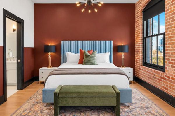 Rare Find 2br 2ba Suite Steps From Superdome Hotel - New Orleans, LA