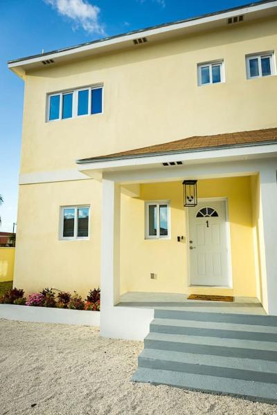 Unit 4 - Modern 2br Near Cable Beach - Nassau
