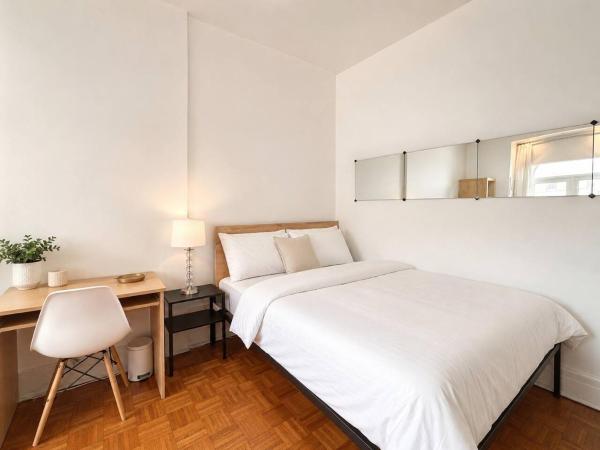 Downtown Toronto Suites Room 1 Parking Available - Double Room - Toronto