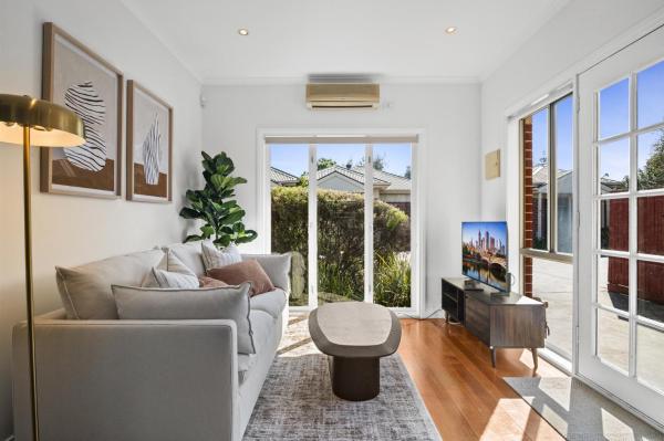 Bright 1-bed House Near Thornbury Cafes - Brunswick