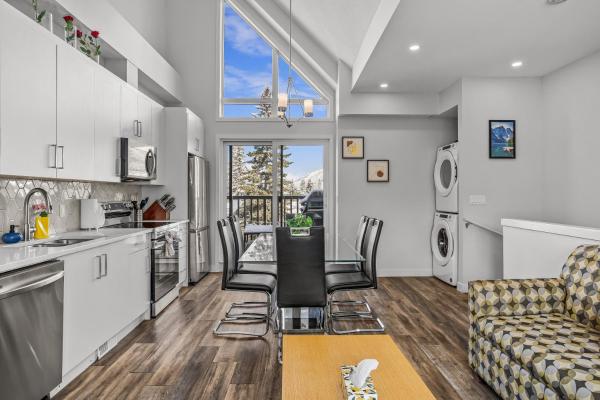 Romantic 1-bedroom Serviced Apartment Kitchen & Ac 143 - Alberta
