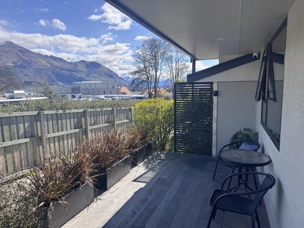 Modern Two-bedroom Unit In The Centre Of Wanaka - Wanaka