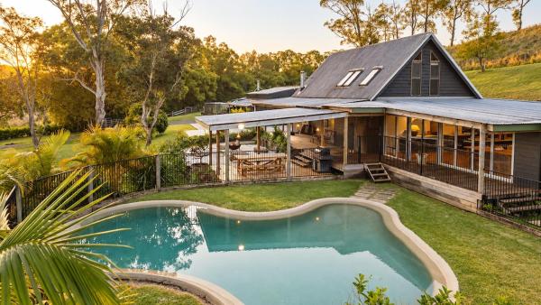 Cosy Creek Farmhouse, Byron Hinterland Escape - Bangalow