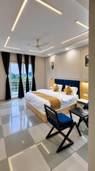 Hotel Ravira Krown Hills - Indien