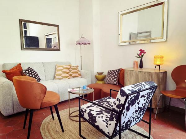 Charming Historic Townhouse With Private Terrace In Old Agde - Le Grau d'Agde