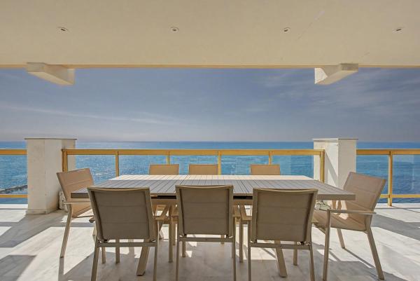 Unique First Line Apartment - Marbella