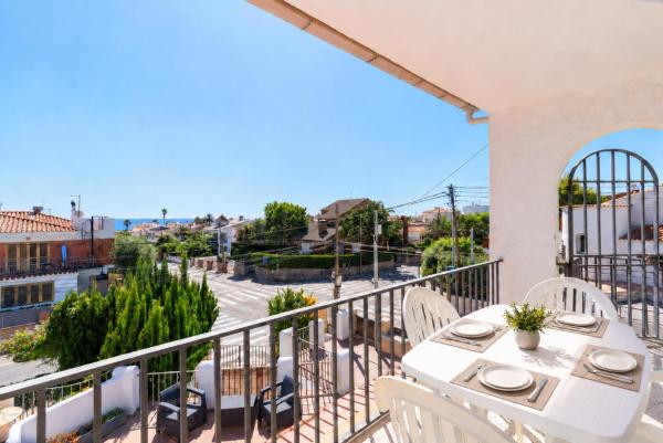 Uhc Acacias Apartments - Cambrils