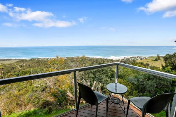 Chris's Beacon Point Restaurant & Villas - Apollo Bay