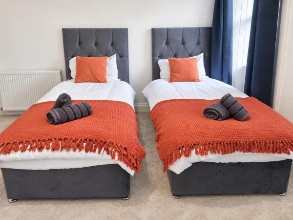 2 Bedroom Flat Near Grangemouth - Sleeps 8 - Falkirk