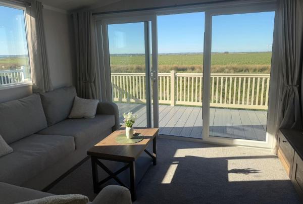 Mp506 Buttercup Retreat Camber Sands - Kent