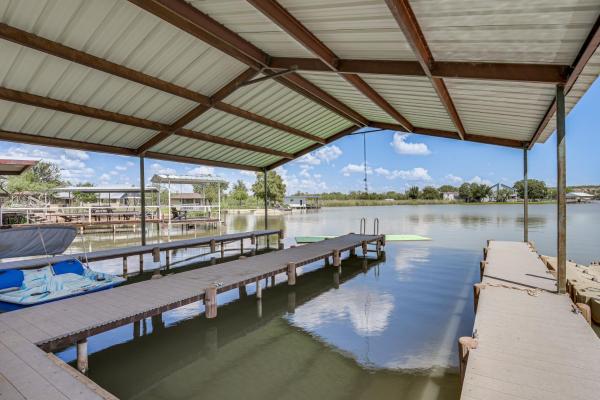 San Angelo Lake Escape: Dock & Fire Pit - San Angelo, TX
