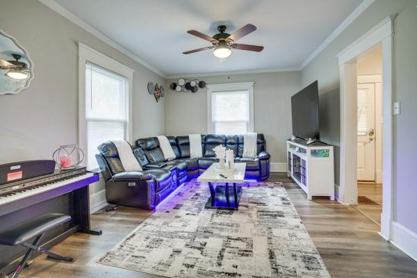 2 Mi To Dtwn! Sleek Home W/ Yard In Grand Rapids - Grand Rapids, MI