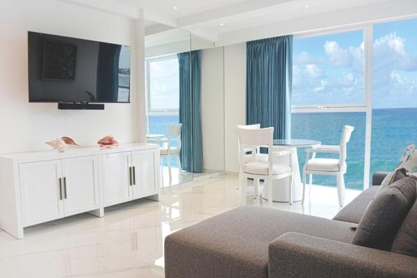 Brand New Beachfront Apartment, Waking Up To The Sea - Cancún