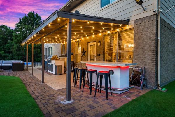 Luxury Vacation House That Has It All & Close To Everything - Spring, TX
