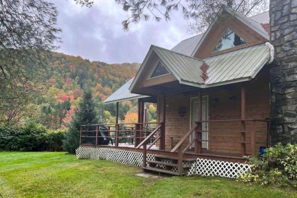 Killington Cabin, Hot Tub & Foliage Views! - Vermont