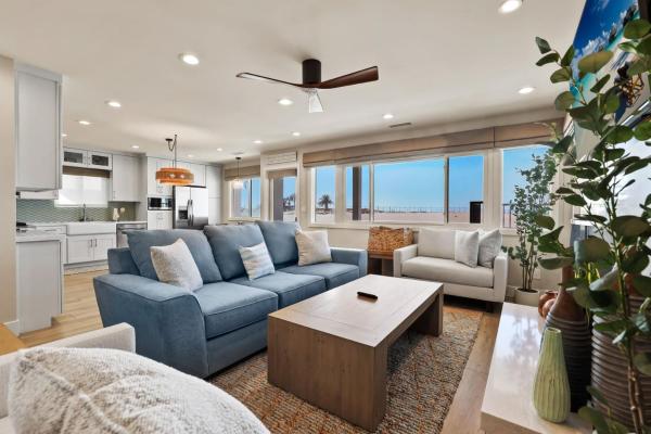 Beachfront 3 Bedroom 3 Bath In Seal Beal, Ca - Seal Beach, CA